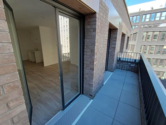 Appartement à louer - Bobigny, Centre-ville - 4 pièces - 3 chambres