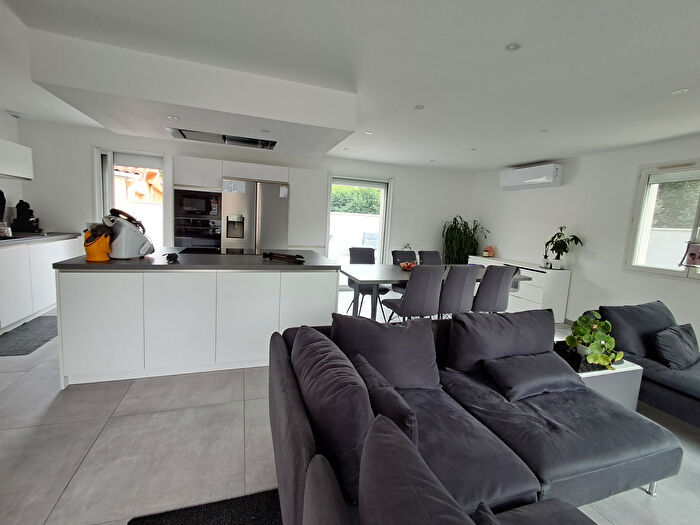 Maison à vendre - Savigneux - 6 pièces - 4 chambres