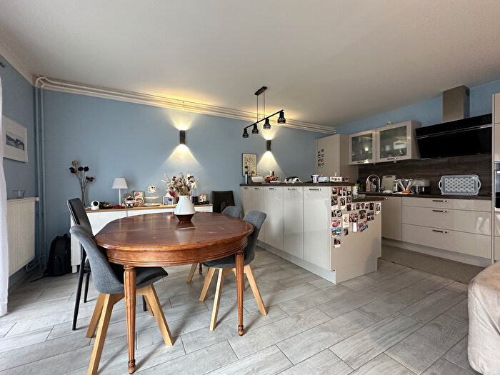 Maison à vendre - Clermont-Ferrand, Les Vergnes - 6 pièces - 4 chambres