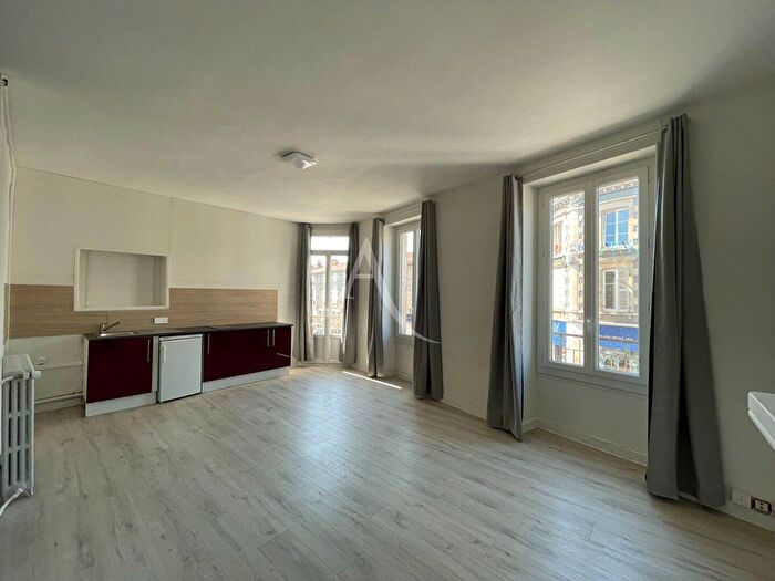 Appartement 1 pièce à Centre-Loges-Pommeraie-Sablière, Fontenay-le-Comte, à louer