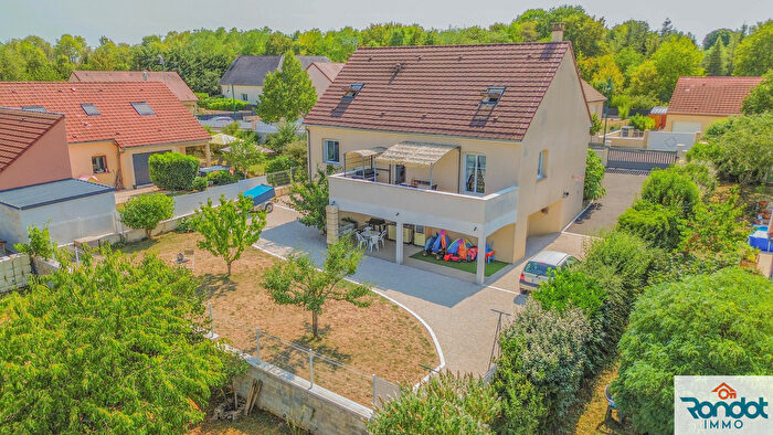 Is-sur-Tille - Maison 8 pièces à vendre