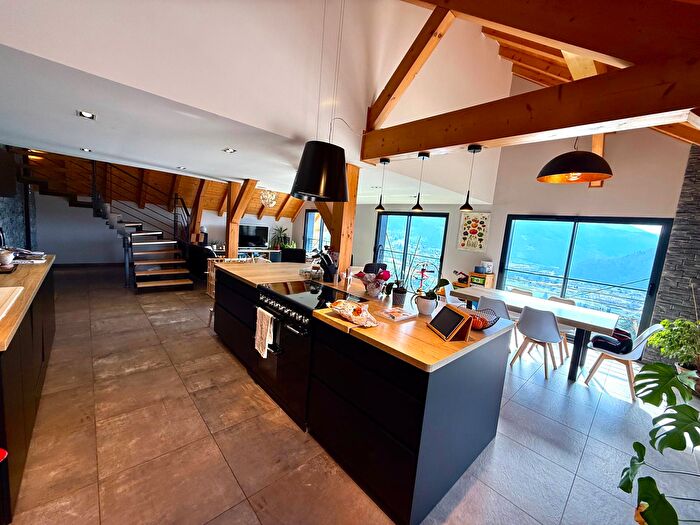 Maison à vendre - Ugine - 7 pièces - 4 chambres