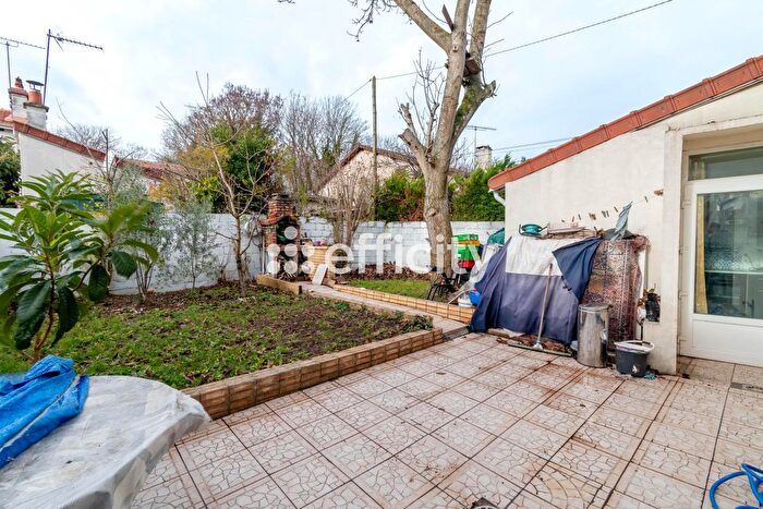 Maison à vendre - Villeneuve-le-Roi, Plateau Frais Rosset, Aéroport - 6 pièces - 4 chambres