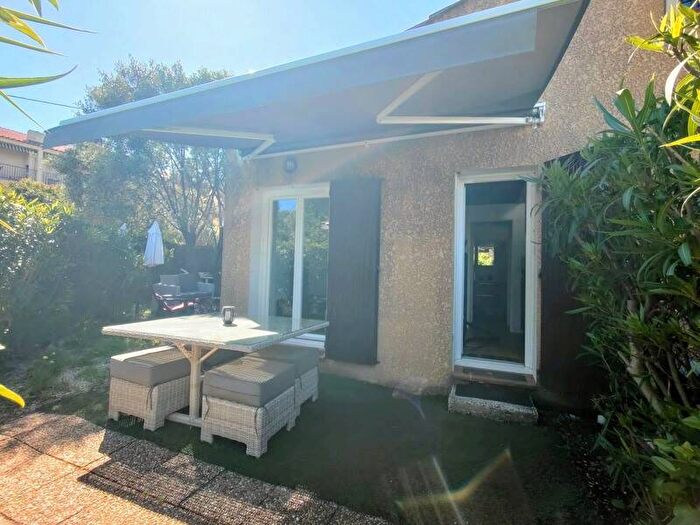 Maison à louer - Sud, Le Pradet - 2 pièces - 1 chambre