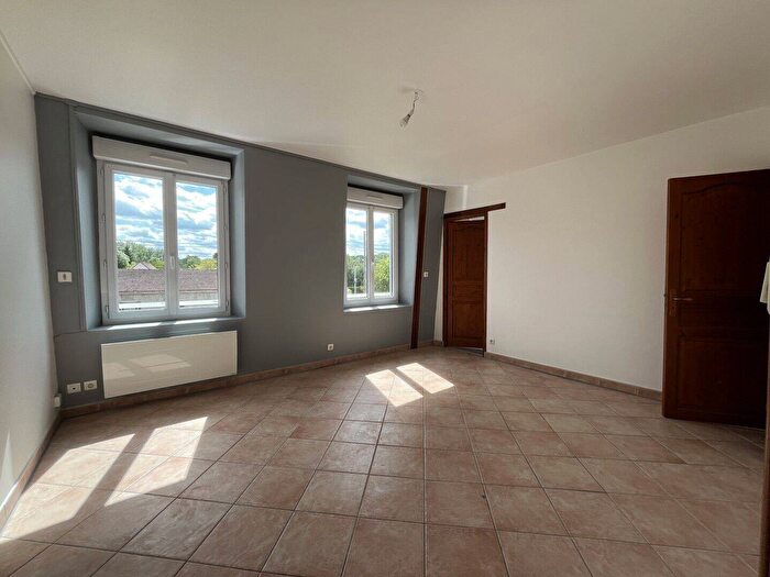 Bézu-Saint-Éloi : Appartement 3 pièces à louer