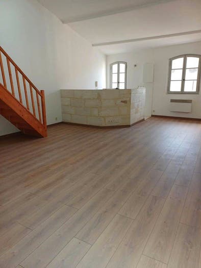 Les Cariatides, Beaucaire : Appartement 3 pièces à louer
