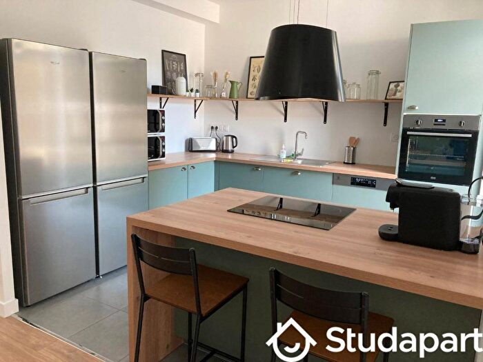 Appartement à louer - Ouest, Janzé - 1 pièce - 3 chambres