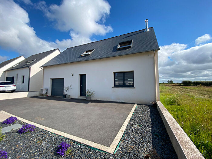 Maisons à vendre et appartements à louer - 1