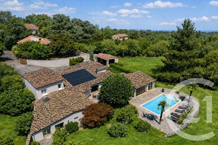 Roiffieux - Maison 9 pièces à vendre