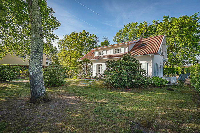 Maison 9 pièces à Saint-Médard-en-Jalles, Caupian, Cérillan, Hastignan, Issac, à vendre