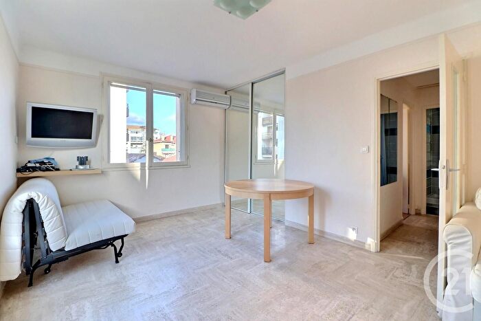 Appartement à vendre - Saint-Raphaël, Centre-ville - 1 pièce