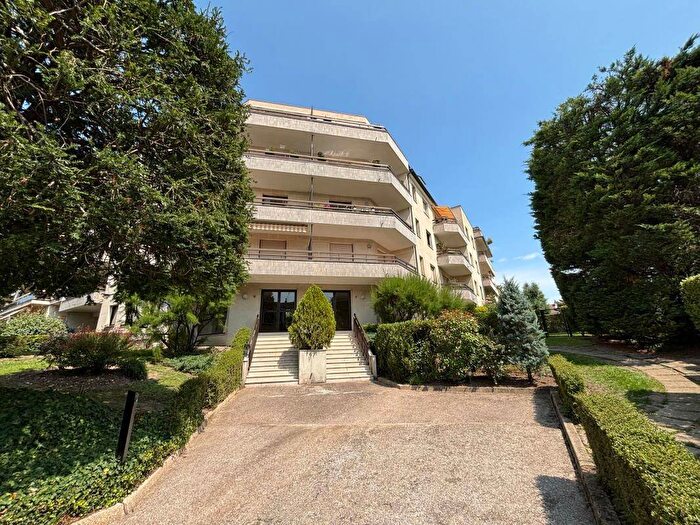 Appartement à louer - LIle de la Roche, Le Perreux-sur-Marne - 2 pièces - 1 chambre