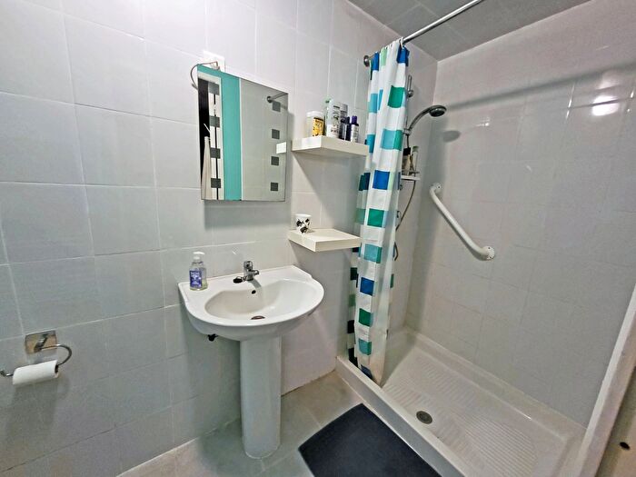 Maison à vendre - Neuvicq-le-Château - 8 pièces - 4 chambres