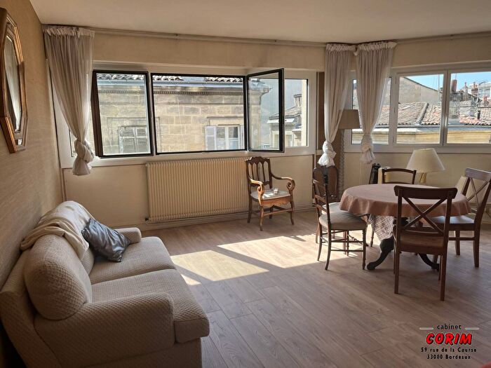 Appartement à louer - Jardin Public, Bordeaux - 3 pièces - 1 chambre