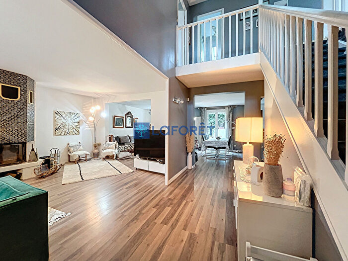 Maison à vendre - Saint-Germain-lès-Corbeil - 6 pièces - 4 chambres