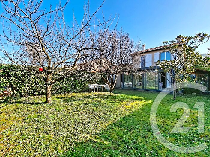 Maison à vendre - Saint-Fons - 5 pièces - 3 chambres