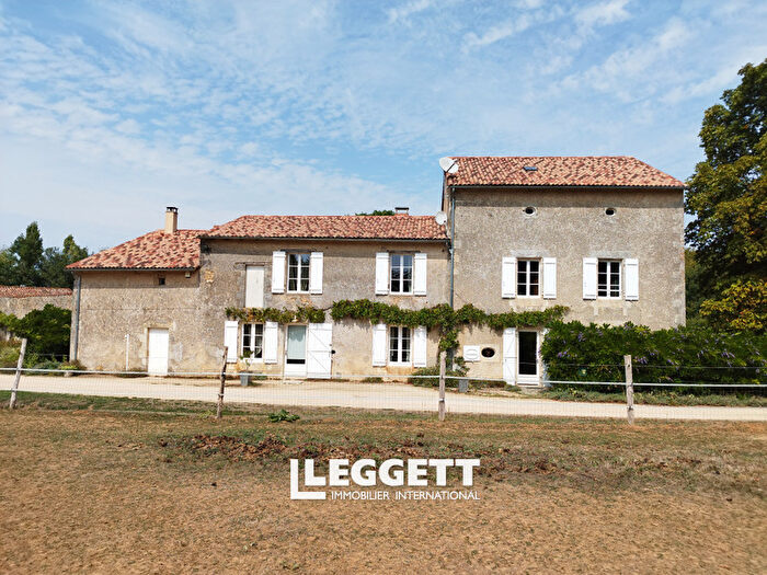 Maison à vendre - Magné - 8 pièces - 5 chambres