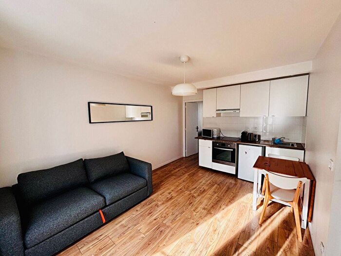 Appartement à louer - Cité Pierre et Marie Curie, Ivry sur Seine - 2 pièces - 1 chambre