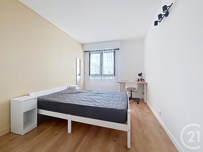 Appartement 1 pièce à louer à Massy, Villaine, Bièvre, Poterne