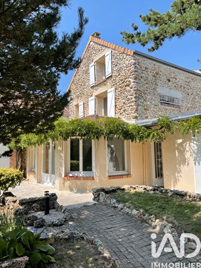 Maison à vendre - Les Alluets-le-Roi - 8 pièces - 5 chambres