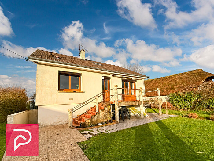 Maison à vendre - Bourgtheroulde-Infreville - 4 pièces - 3 chambres