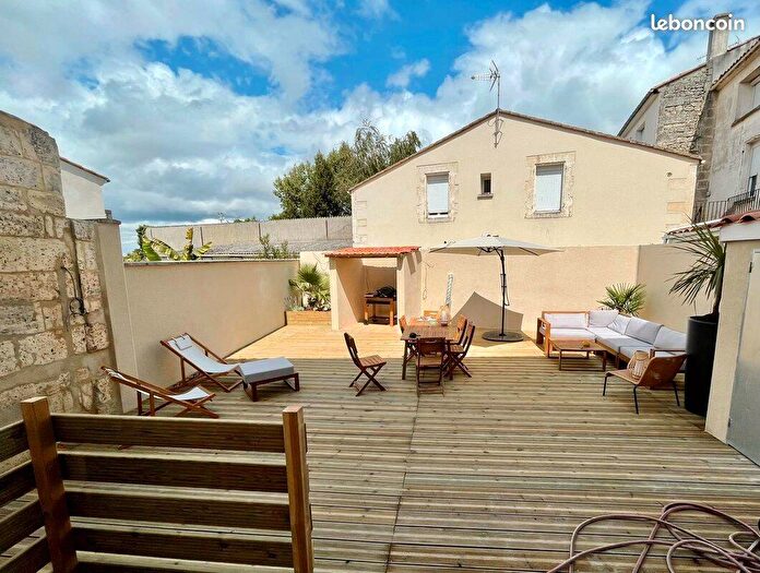 Appartement à louer - Saint Cybard-Houmeau, Angoulême - 1 pièce - 9 chambres