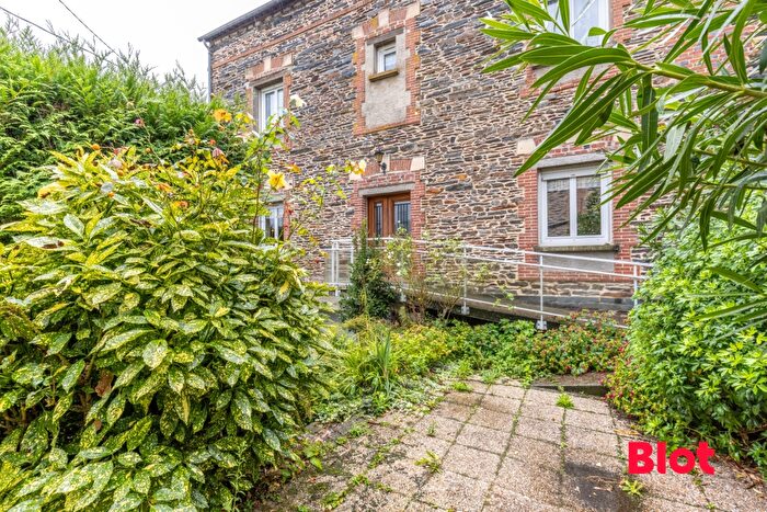 Maison à vendre - Janzé - 9 pièces - 5 chambres