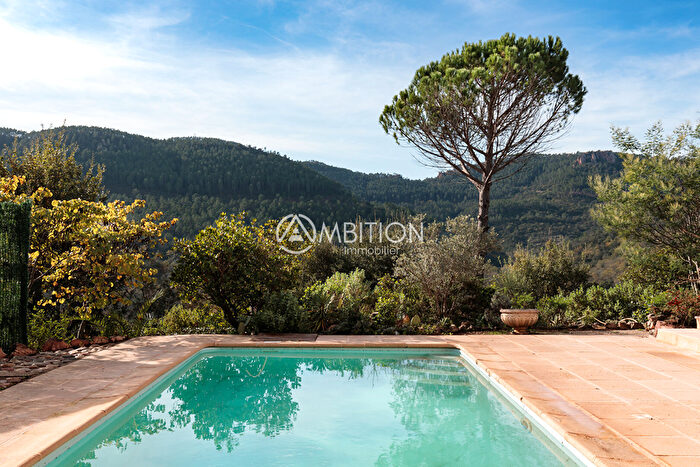 Maison à vendre - Bagnols-en-Forêt - 4 pièces - 3 chambres