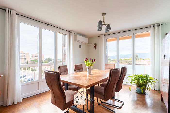 Appartement à vendre - Marseille e , Saint-Julien - 4 pièces - 3 chambres