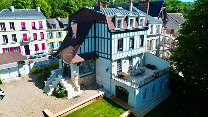 Maison 8 pièces à Meulan-en-Yvelines, à vendre