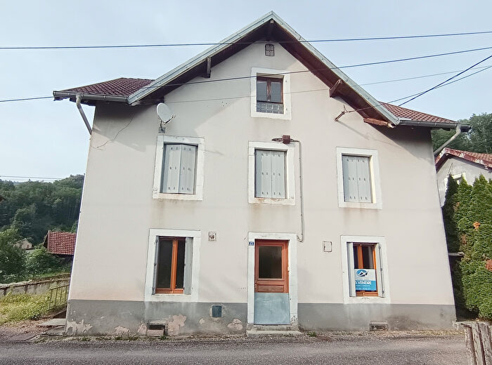 Maison à vendre - Plancher-Bas - 11 pièces - 6 chambres