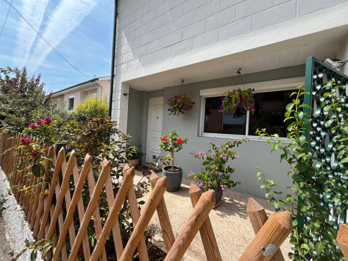 Maison à vendre - Trélissac - 5 pièces - 3 chambres