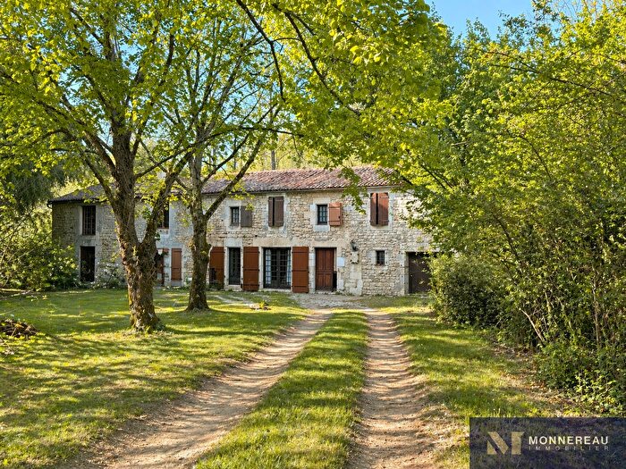 Maison 6 pièces à Ruelle-sur-Touvre, à vendre