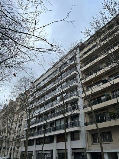 Appartement à louer - Porte Dauphine, Paris ème arrondissement - 2 pièces - 1 chambre