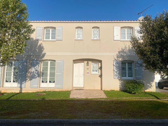 Maison à vendre - Surgères - 8 pièces - 5 chambres