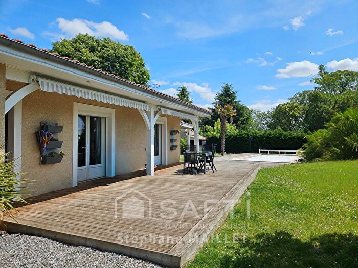 Maison 6 pièces à Labastide-dArmagnac, à vendre