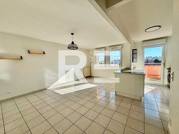 Appartement à vendre - Nîmes, collines - 2 pièces - 1 chambre