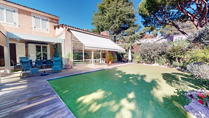 Maison à vendre - Villeneuve-Loubet, Les Hauts de Vaugrenier, Les Maurettes, Vaugrenier - 5 pièces - 4 chambres