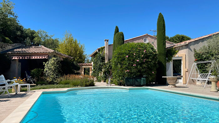 Maison à vendre - Remoulins - 6 pièces - 5 chambres