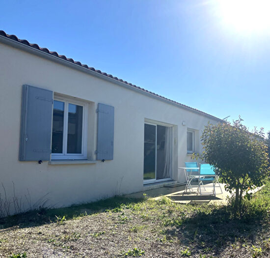 Maison à vendre - Charron - 4 pièces - 3 chambres