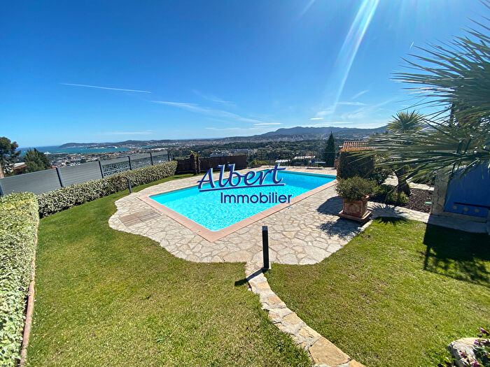 Maison à vendre - Ollioules, Colline Saint-Laze - 6 pièces - 4 chambres