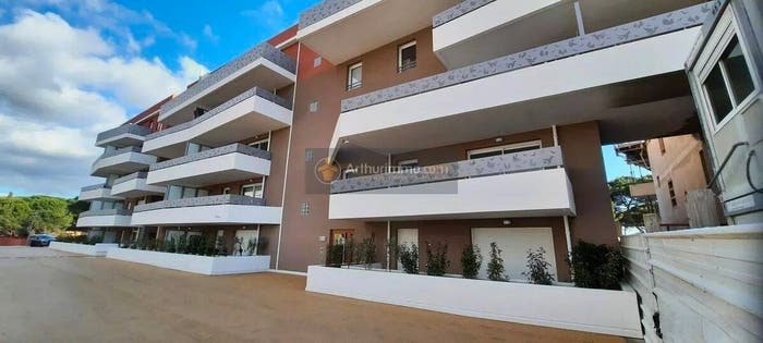 Exterieurs, Fréjus : Appartement 2 pièces à louer