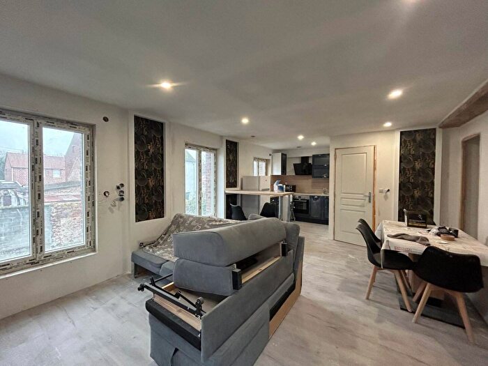 Est, Solesmes - Appartement 3 pièces à louer