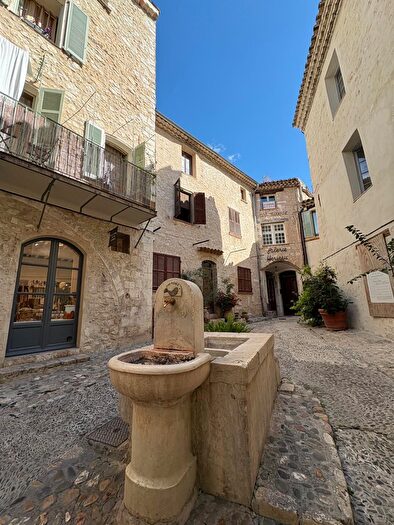 Maison à vendre - Saint-Paul-de-Vence - 6 pièces - 4 chambres