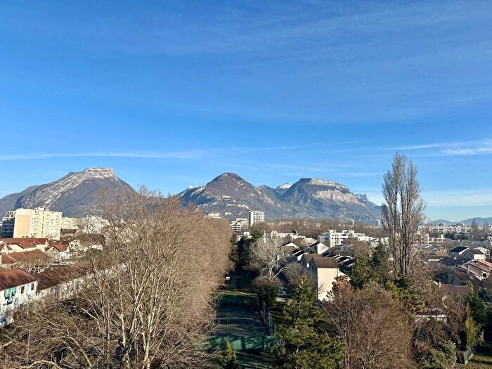 Appartement à louer - Allies-Clos dOr, Grenoble - 3 pièces - 2 chambres