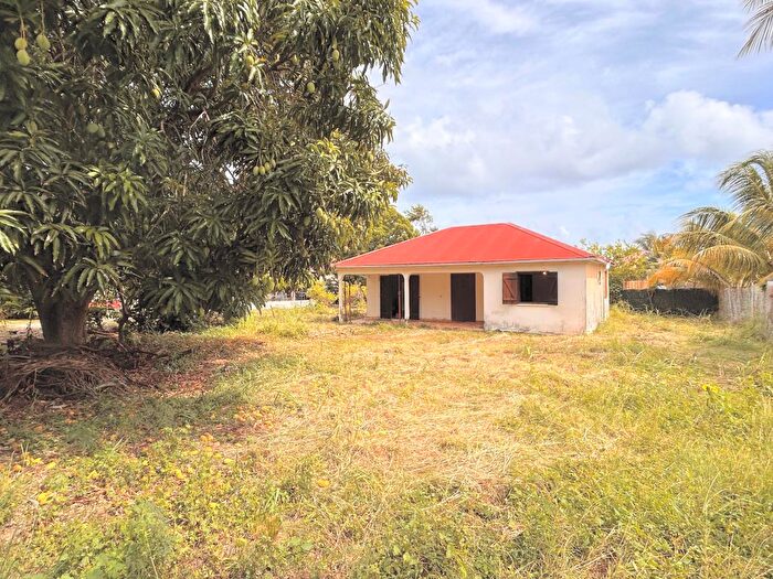 Maison 4 pièces à Saint-François, à vendre