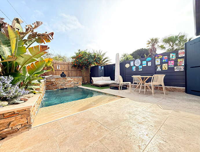 Maison à vendre - Sanary-sur-Mer, Le Baou, Saint-Roch - 2 pièces - 1 chambre