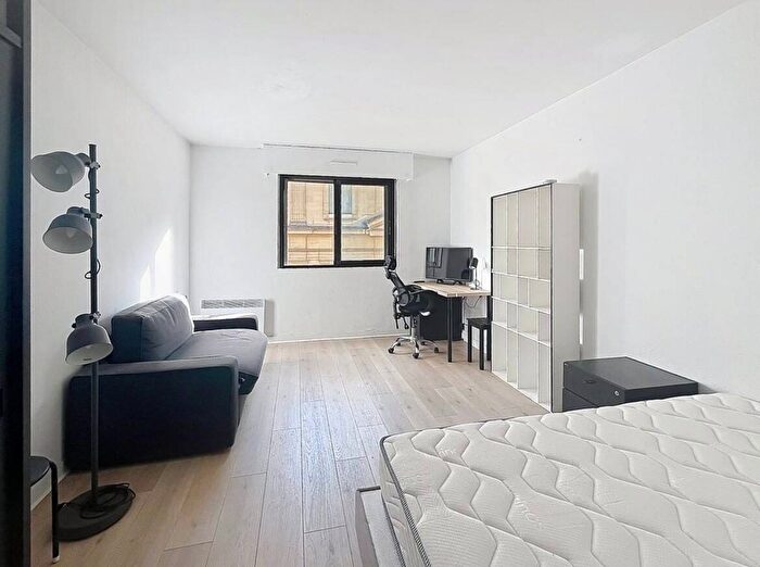 Appartement à louer - Saint Philippe du Roule, Paris ème arrondissement - 1 pièce