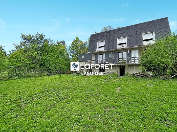 Sainte-Geneviève-sur-Argence - Maison 5 pièces à vendre