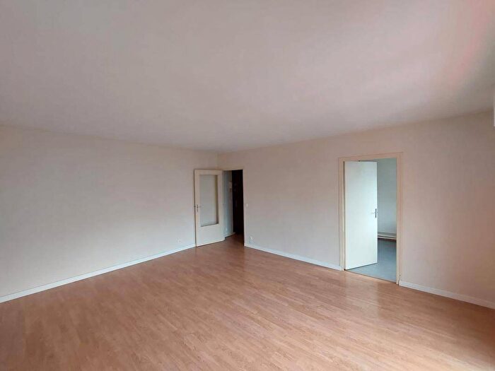 La Ville Au Bois, Viroflay : Appartement 1 pièce à louer